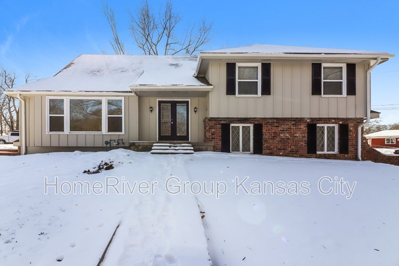 7202 Manchester Ave Kansas City, MO 64133-6250 | Home River Kansas City